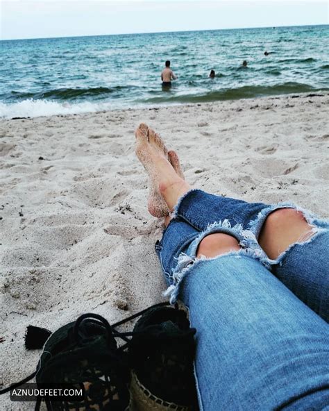 Jocelyn Johnson Feet Aznudefeet