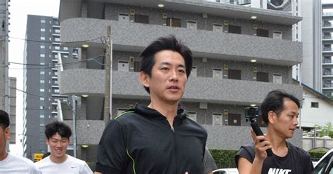 自民・小林鷹之氏、ランニング姿公開 総裁選「遠くない時期に判断」 毎日新聞