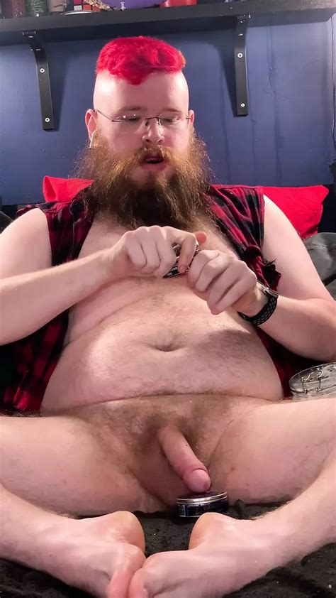 暑さの中で一日を過ごした後のストリッピング 第1アングル Xhamster