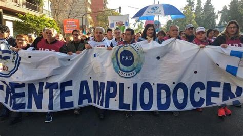 Insuficiente Y Discriminatoria Gremios Docentes Rechazan La Oferta