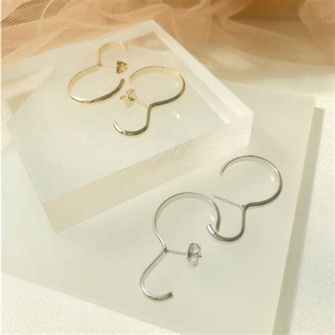 콘페티 페이 베이직 고리형 귀걸이 여름에 깔끔한 고리형 귀걸이 추천드려요 마치 링 귀걸이를