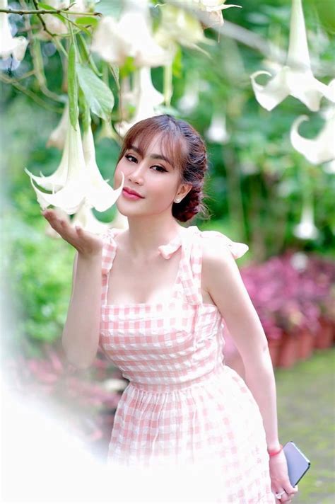 យីកូន រឿងថ្មីទៀតហើយ តារាសម្តែង រ៉ូស ប៉ះសម្តីគ្នាជាមួយ អ្នកលក់អនឡាញ