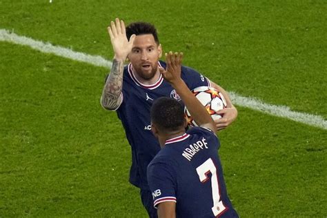 Lionel Messi Cristiano Ronaldo Dan Deretan Top Skorer Pada Fase Grup