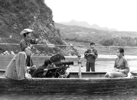 时光相册丨90年，从边城，到世界 新华网客户端