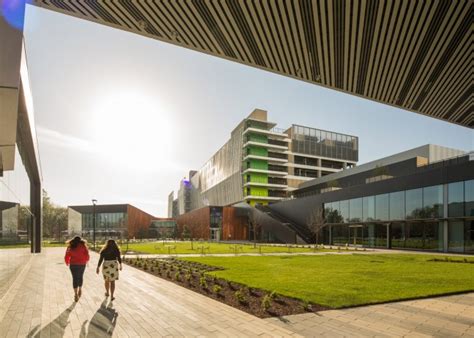 Samsung S Silicon Valley Office By Nbbj Features Nap Pods