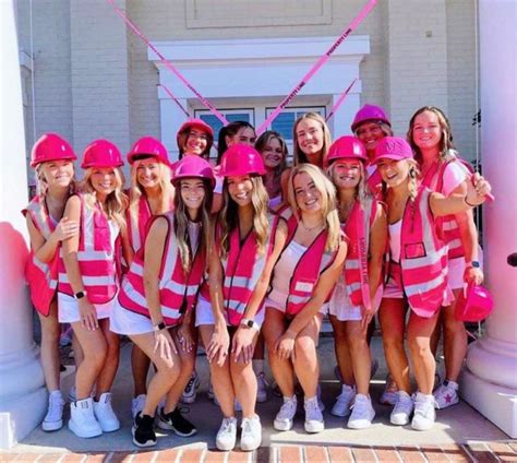 Womens Group Costume Ideas Construction Worker Costume Pink Halloween Costumes Coworkers