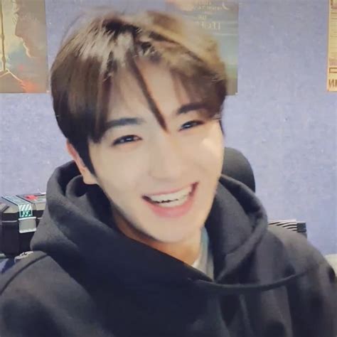 웃는 모습이 천사같은 아이돌들 헤헤 팬플러스 커뮤니티