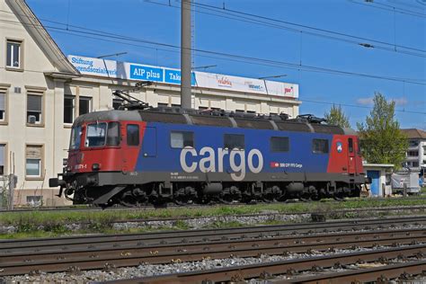 Re durchfährt am solo den Bahnhof Pratteln Bahnbilder de