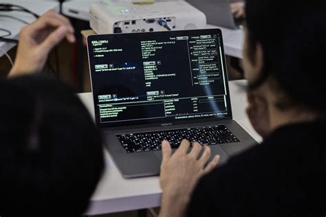 有了鋼彈為什麼還要玩七巧板？⸺專訪「live Coding研究推廣計畫」團隊 Clabo實驗波clabo實驗波