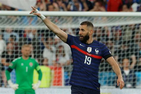BENZEMA FORA DA COPA Saiba por que atacante não está jogando pela França