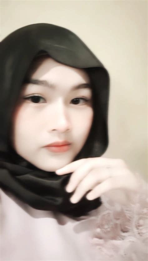 Pin By ˖ ࣪ ‹ ʜᴀʏᴀᴛɪ 𖥔 ࣪ 𝑦𝑎𝑡𝑖𝑐𝑎 On Fashionandmakeup In 2022 Girl Hijab