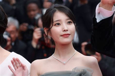 Iu演唱会宣布不再唱《好日子》，三段高音桥段令人惋惜 哔哩哔哩