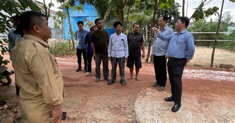 អភិបាលខេត្តព្រះសីហនុ ណែនាំឲ្យក្រុមការងារជំនាញ ចុះពិនិត្យសិក្សាគម្រោងស្ថាបនាផ្លូវបេតុង៨ខ្សែ