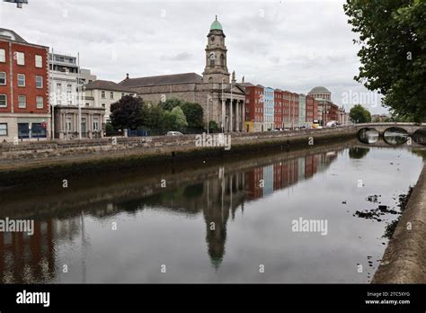 Dublino Saint Paul S Church Da Usher S Island Stock Photo Alamy