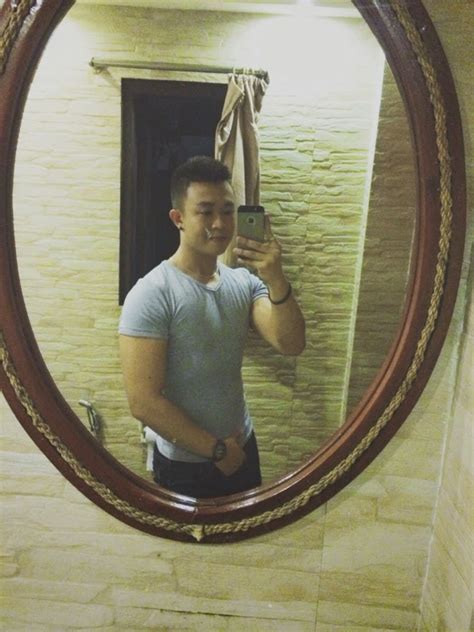 m y a n m a r h u n k s kaung zaw htet selfie