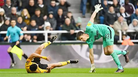 Former Top Referee Rules On This Controversial Newcastle V Wolves