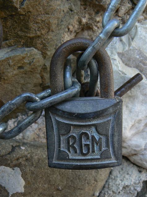 무료 이미지 끈 늙은 금속 맹꽁이 자물쇠 조각 미술 닫은 철 2112x2816 862069 무료 이미지 Pxhere