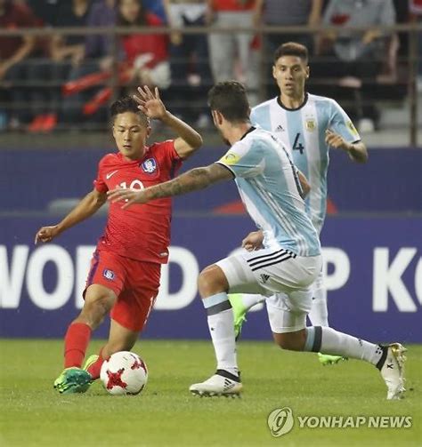 ‘이승우·백승호 골 한국 아르헨티나 꺾고 4년 만에 16강 진출 아주경제