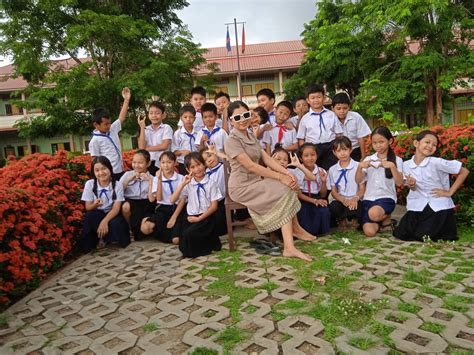 ຄູດອນ ສອນເລກ ຟີຊິກ Added A New Photo ຄູດອນ ສອນເລກ ຟີຊິກ