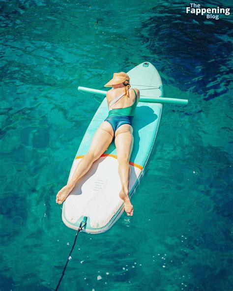 Chelsea Handler Sexy 2 Photos Onlyfans Leaked Nudes