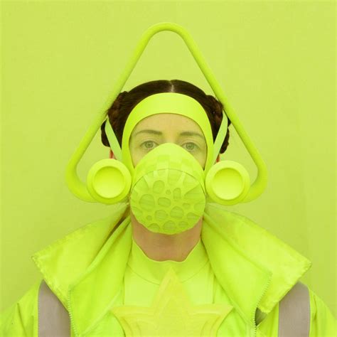 Liǎn Mask Uses Artificial Intelligence To Respond To Your Emotions