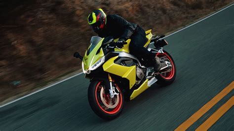 5 Sports Bikes That Are Great For The Street And 5 That Should Stay On
