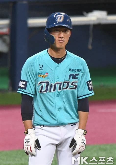 노진혁 `홈런이 2루타로` Mk포토 Mk스포츠
