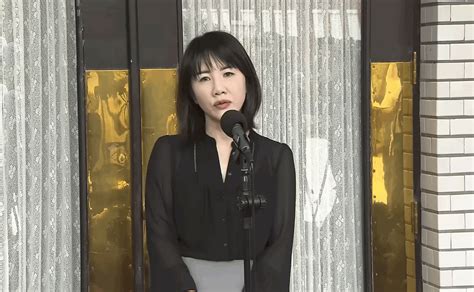 国民党大佬深夜震撼退党！说是“为了她”，其实是“为了他”！