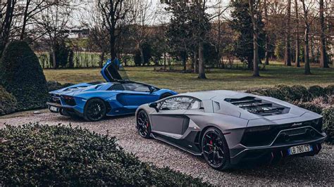 Lamborghini Sold Out In India For As Demand Surges Car Blog India