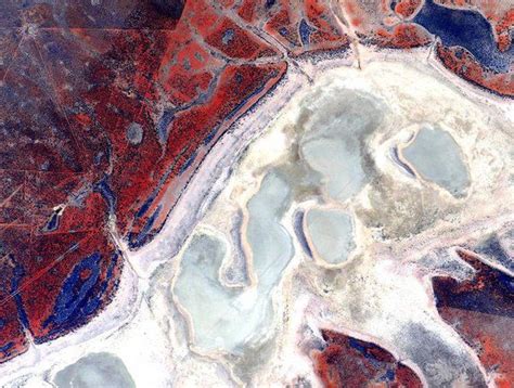 Незвичайна Земля з космосу астронавт Nasa опублікував яскраві фото