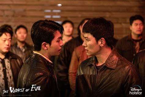 เตรียมพบกับบทบาทใหม่ของจีชางอุคและวีฮาจุน ในซีรีส์เกาหลีแอ็กชันสุดระห่ำ The Worst Of Evil สตรีม