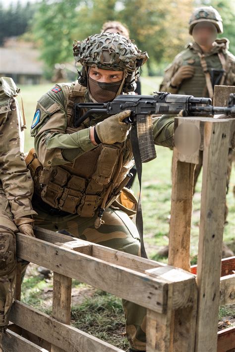 🇳🇴 🇬🇧 🇺🇦 Інструктори та інструкторки норвезької навчальної операції ЕЛЛІСЕВ Норвезької