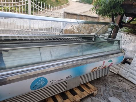 Витрина за сладолед с Лозен • Olx Bg