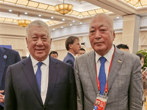 天狮集团董事长李金元受邀参加博鳌亚洲论坛一带