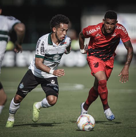 Coronavírus Athletico e Coritiba são contra manutenção do Paranaense campeonato paranaense ge