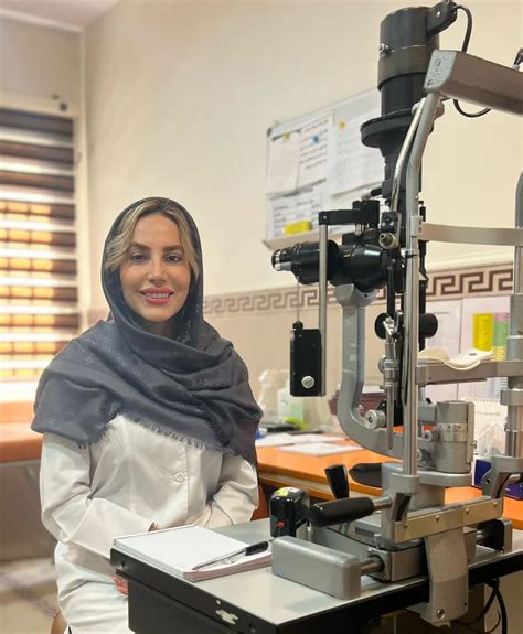 دکتر مریم وزیرنیا، فلوشیپ قرنیه