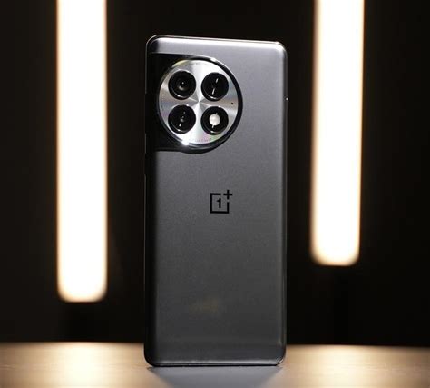 从3399元跌至2445元，骁龙8gen216gb512gb，一加旗舰加速清仓 知乎