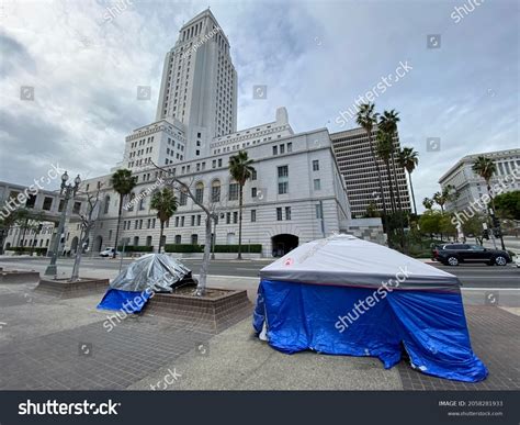 526 Homeless Downtown Los Angeles Gambar Foto Stok And Vektor Shutterstock