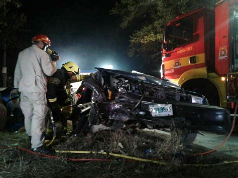 Veinteañeros Mueren En Fatal Accidente Vehicular En Desvío A El Carmen