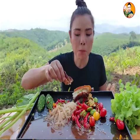 วัวน้อยเกือกตมขมอ่ำหล่ำ เเกล้มผักสดๆบรรยากาศสุดฟิน ส้มซ่าพาเเซ่บ วัว