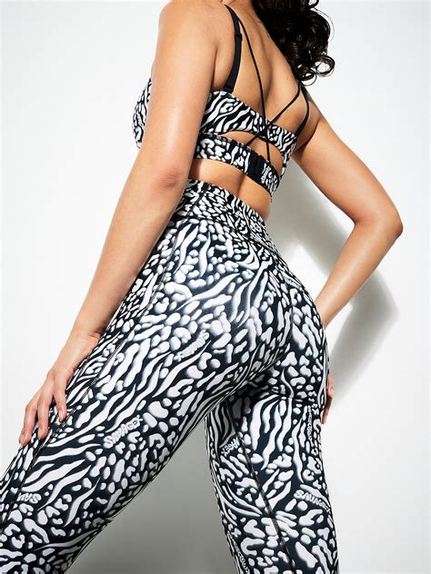 Sky Hi Logo Patch Super High Waist Pocket Legging In Multi And White