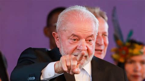 Lula diz que quem escolhe cargo é o governo não partidos