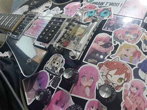 내 기타에 스티커 덕지덕지 붙인거 잇잔아 오덕양성소 에펨코리아