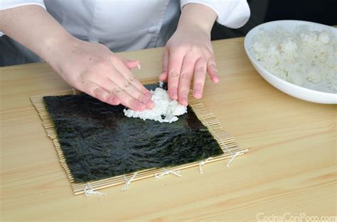 Sushi Maki De Salmón Atún Y Pepino Paso A Paso Cocina Con Poco