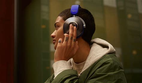 The Difference Between Active Noise Cancellation And Passive Noise Cancellation