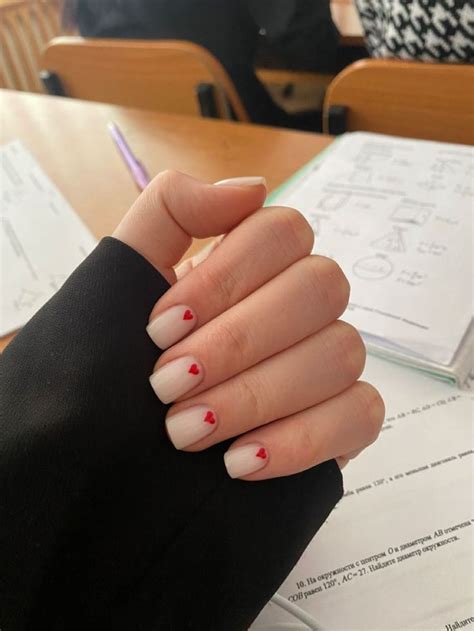 маникюр с сердечками Маникюр с сердечками Дизайнерские ногти Ногти