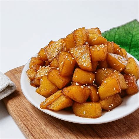 가정식 반찬 종류 짭조름한 간장 감자조림 만드는 법 안깐 것과 깐 감자 보관 방법 네이버 블로그