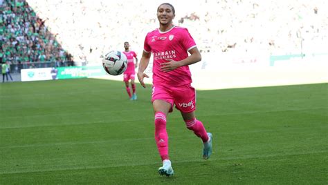 Mercato Fc Nantes Le Latéral Gauche Jaouen Hadjam Signe Pour 4 Ans