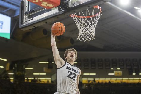 New Look Iowa Mens Basketball Team Dominates Slippery Rock In
