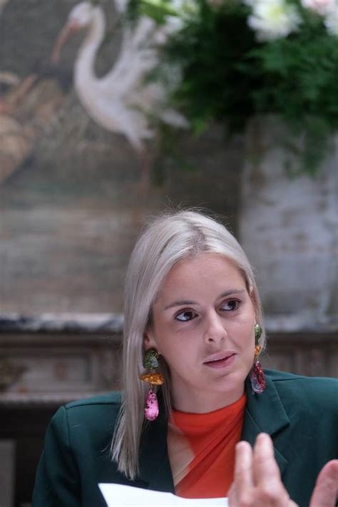 Exclusief Eloïs Rousseau 27 Zus Van Conner Stapt In De Kortrijkse